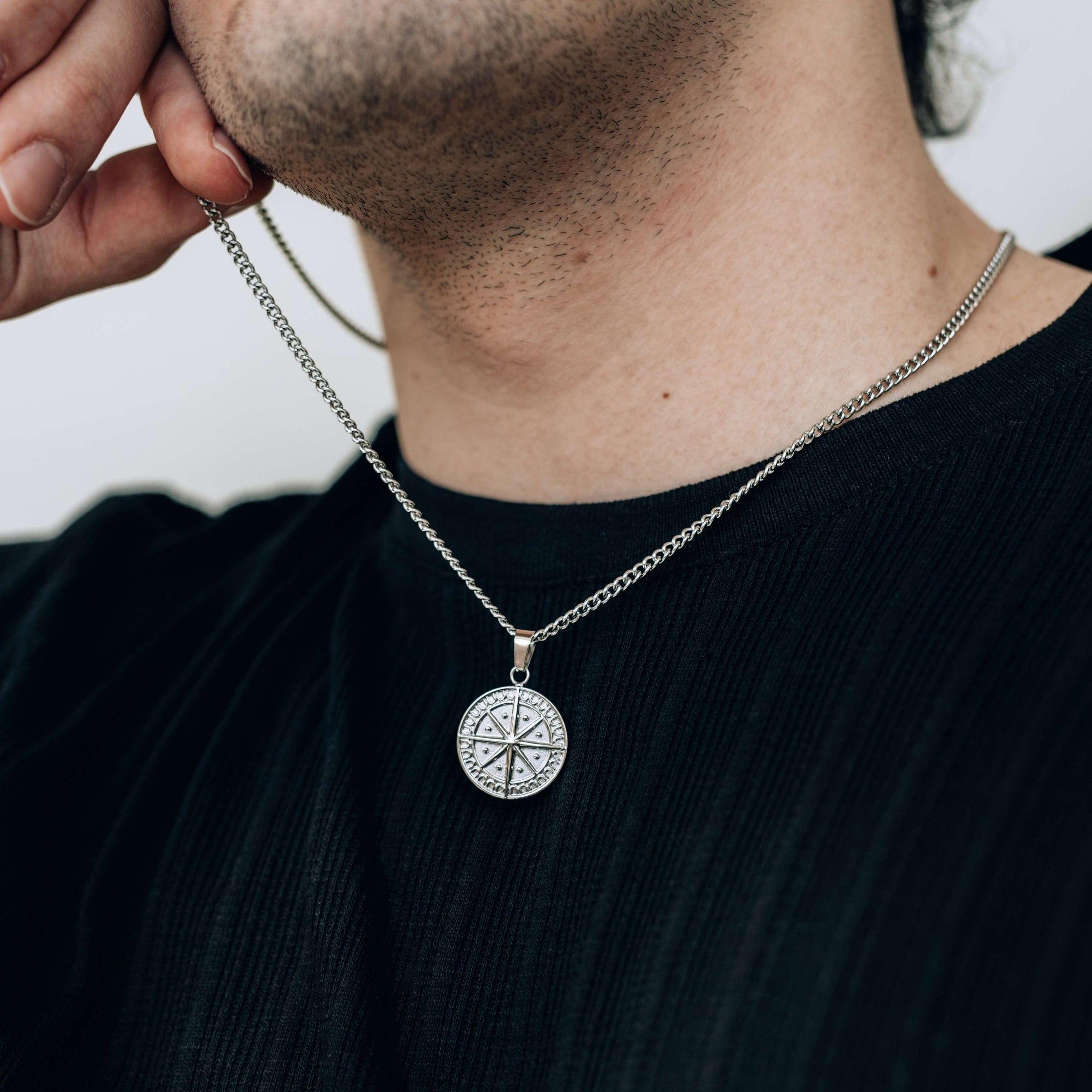 Silver Compass Pendant Necklace For Men or Women - Boutique Wear RENN
